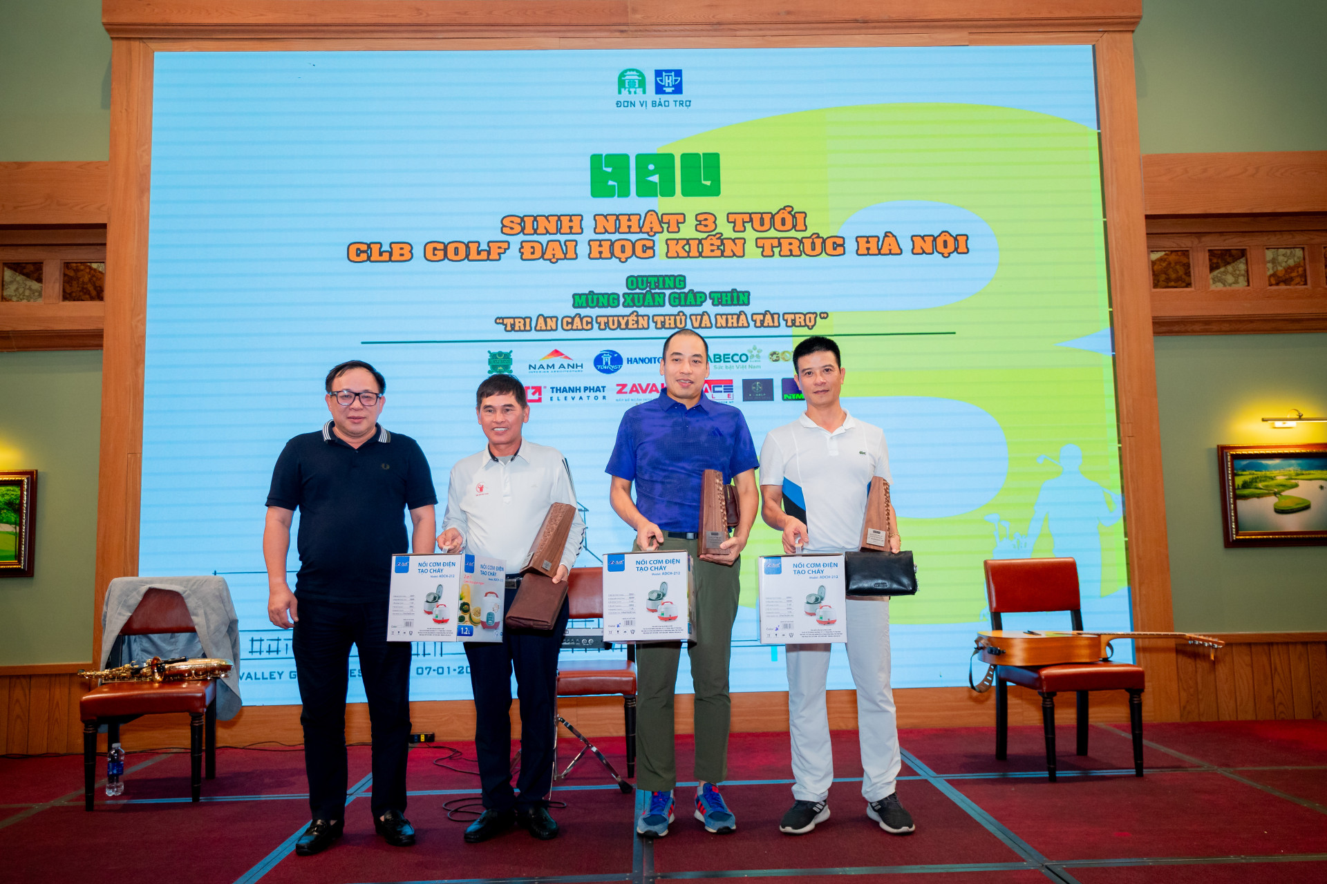 Golfer Nguyễn Việt Dũng vô địch giải “Outing mừng xuân Giáp Thìn” của CLB Golf ĐH Kiến Trúc Hà Nội